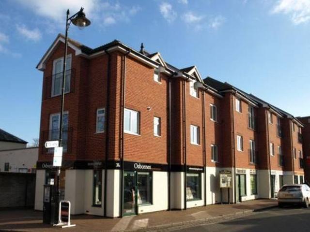 1 bedroom flat for rent in Camp Road North Camp GU14