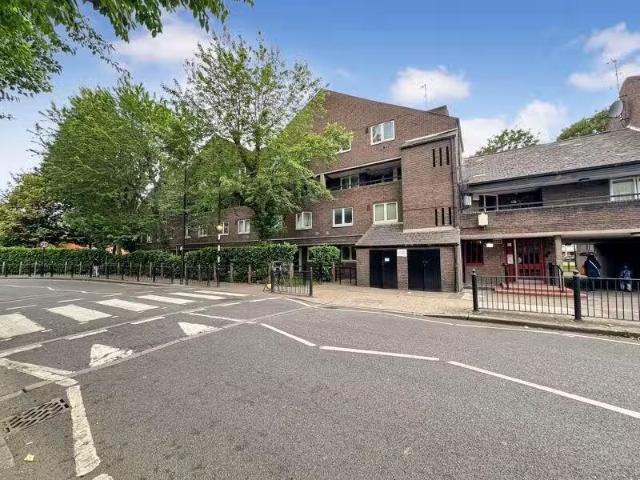 1 bedroom flat for rent in Campbell Road, Bow, London, E3