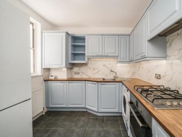 1 bedroom flat for rent in Campden Hill Gardens, Campden Hill, W8