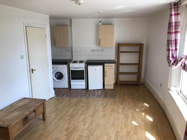 1 bedroom flat for rent in Canute Road, Southampton, Hampshire, SO14