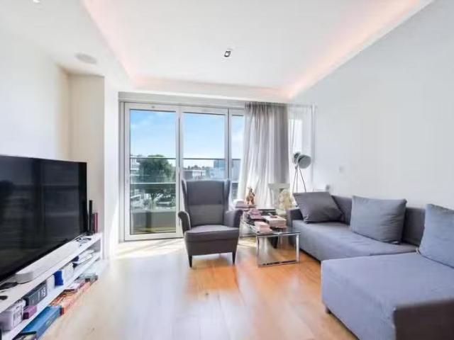 1 bedroom flat for rent in Canaletto Tower, City Road, Islingt.