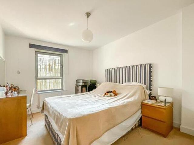 1 Bedroom Flat For Rent In Canary Wharf, London