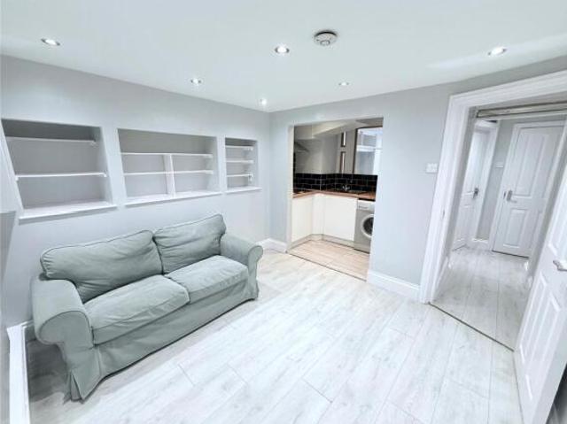 1 bedroom flat for rent in Cann Hall Road, London, E11