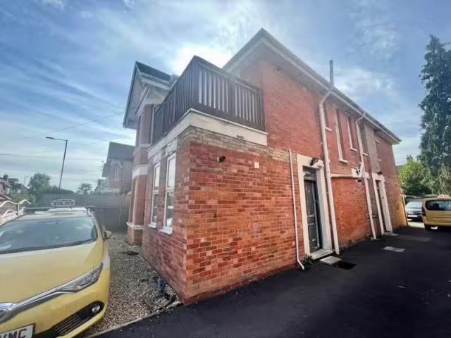 1 bedroom flat for rent in Capstone Road, Charminster P07367.