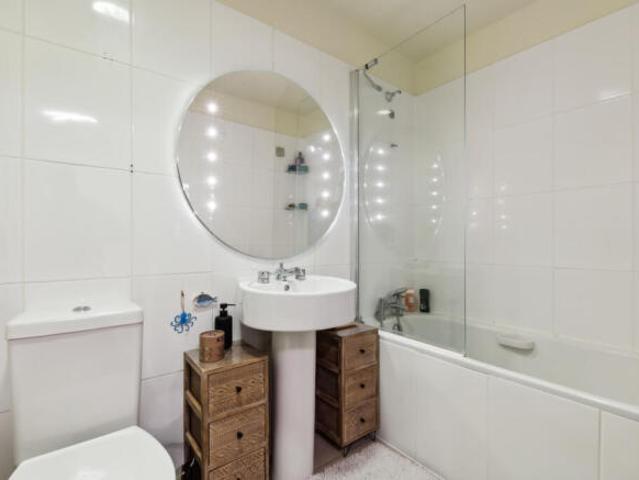 1 bedroom flat for rent in Carter House, 33 Petergate, SW11