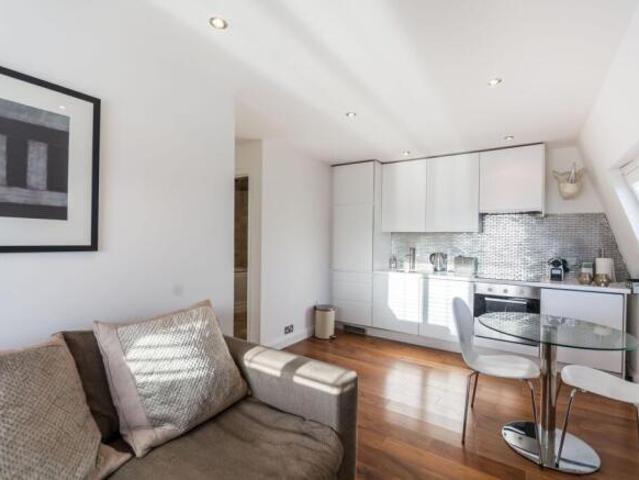 1 bedroom flat for rent in Carburton Street, Fitzrovia, London, W1W