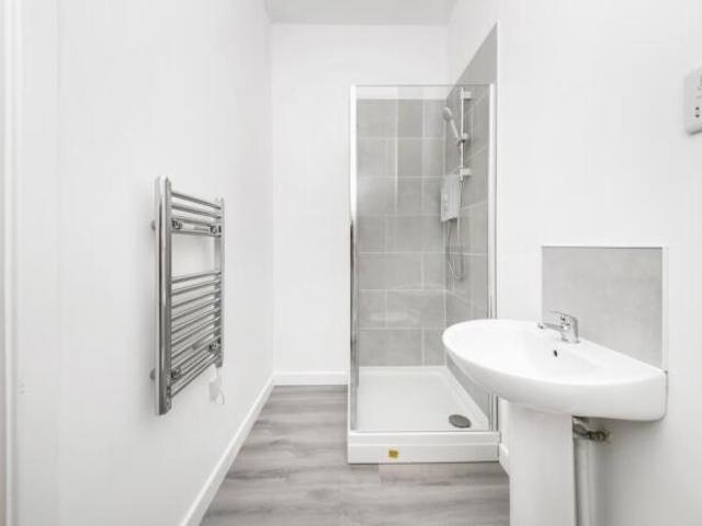 1 bedroom flat for rent in Card House Bingley Road, Bradford, BD9 6FF, BD9
