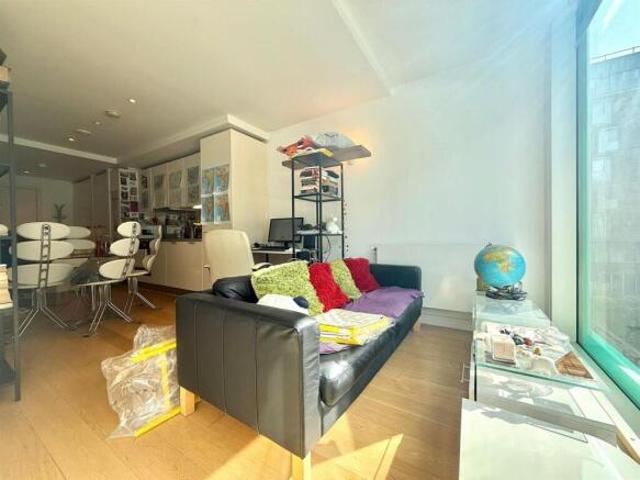 1 bedroom flat for rent in Cardinal Building, Station Approach, Hayes, UB3