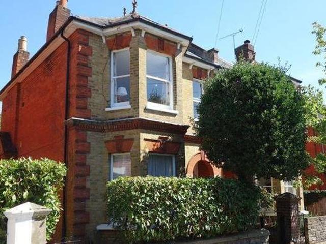1 bedroom flat for rent in Cargate Avenue Aldershot GU11