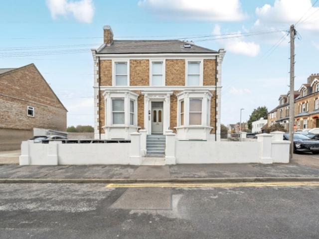 1 bedroom flat for rent in Carlton Avenue, Ramsgate, CT11