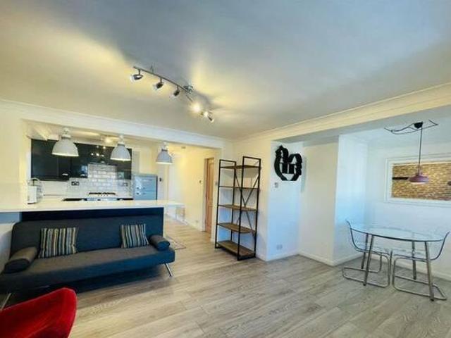 1 bedroom flat for rent in Carlton Court Nether Street N3