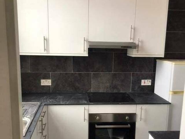 1 bedroom flat for rent in Carlton Drive London SW15