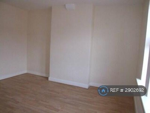 1 bedroom flat for rent in Carlton Road, Nottingham, NG3