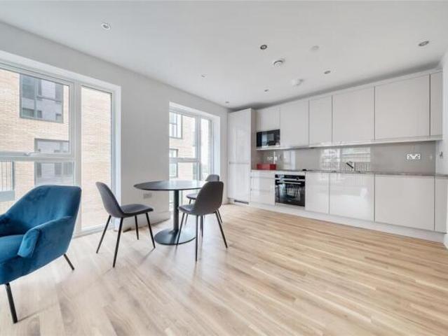 1 bedroom flat for rent in Carmelia house, Aerodrome Road, London, NW9