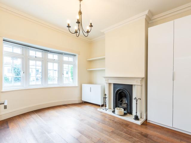 1 Bedroom Flat for Rent in Caroline Road | Foxtons