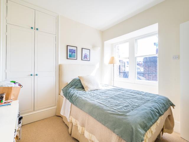 1 Bedroom Flat for Rent in Carrington Street | Foxtons