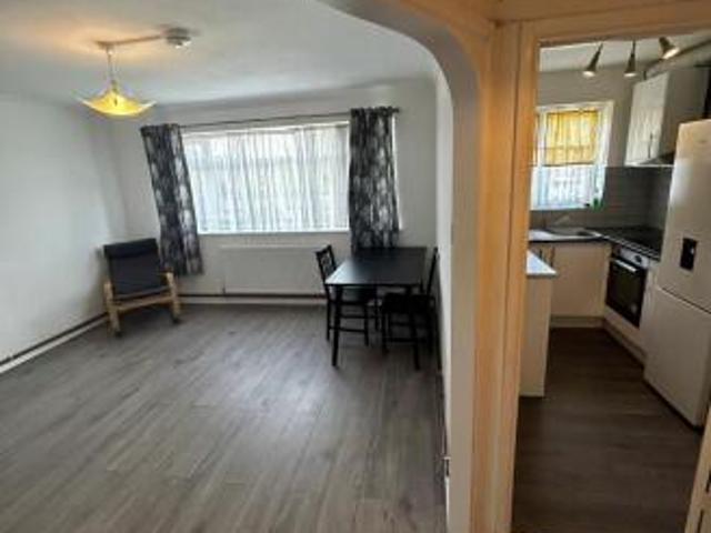 1 bedroom flat for rent in Carshalton Road, Sutton, SM1