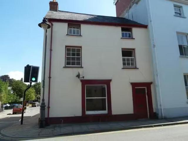 1 bedroom flat for rent in Castle Street, Brecon, Powys. LD3