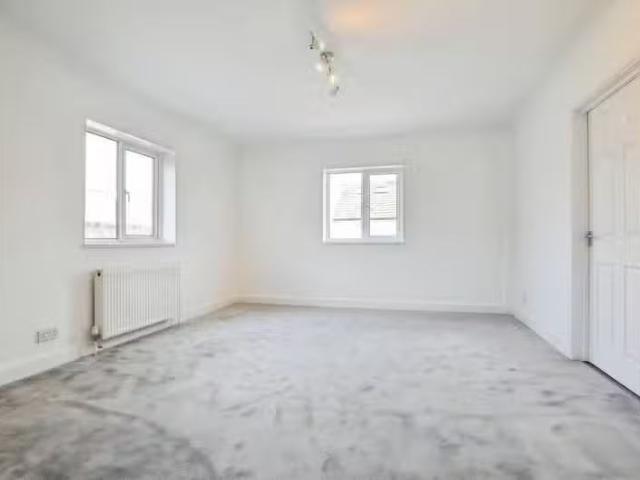 1 bedroom flat for rent in Castle Road, St Albans, AL1