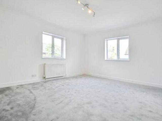 1 bedroom flat for rent in Castle Road, St Albans, AL1