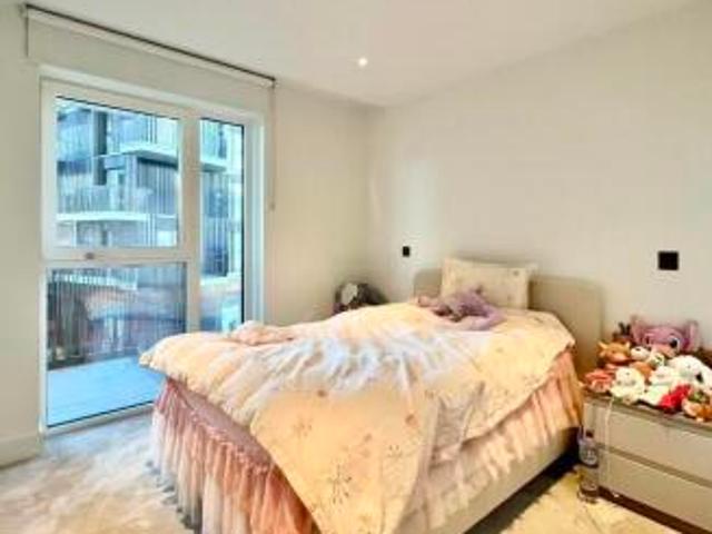1 bedroom flat for rent in Cassini Apartments, Cascade Way, Hammersmith And Fulham, London, W12