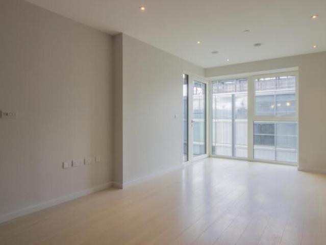1 bedroom flat for rent in Cassia Point, 2 Glasshouse Gardens, London, E20