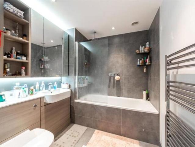 1 bedroom flat for rent in Cassia Point, Stratford, E20