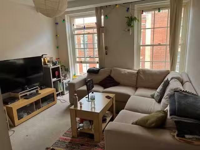 1 bedroom flat for rent in Cave Court, Wilder Street, Bristol.