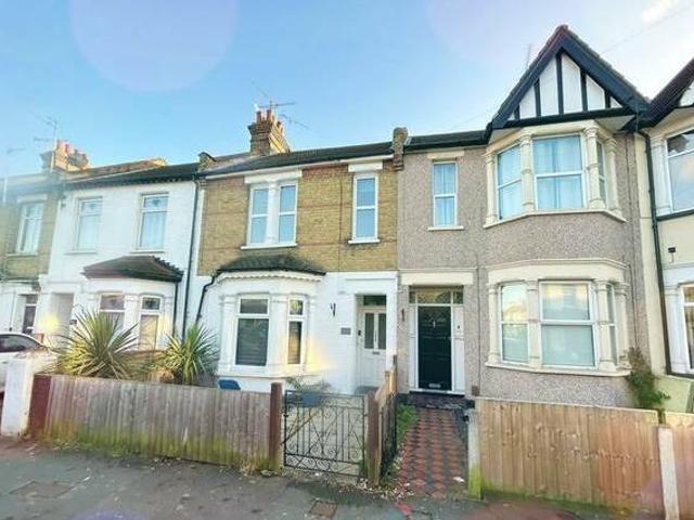 1 bedroom flat for rent in Central Avenue SouthendonSea SS2