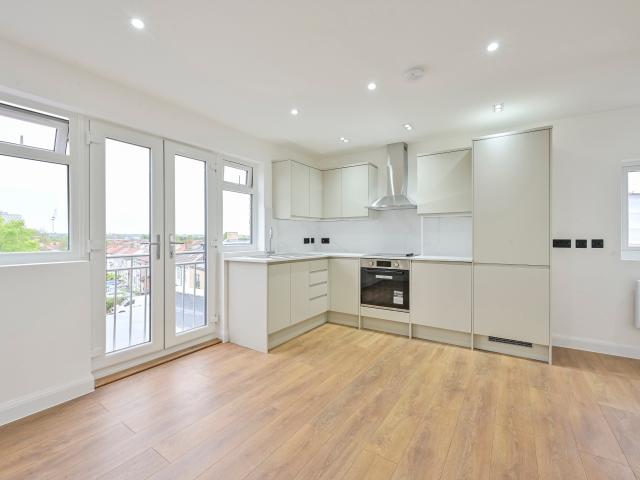 1 Bedroom Flat for Rent in Central Road | Foxtons