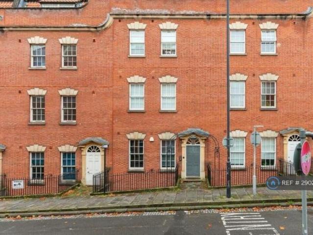 1 bedroom flat for rent in Century Place, Bristol, BS2
