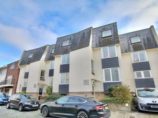1 bedroom flat for rent in Cecil Place Southsea PO5