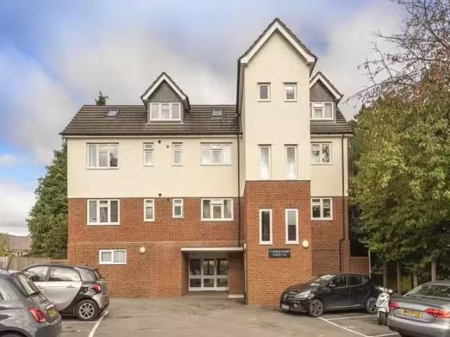 1 bedroom flat for rent in Cedar Court, St Albans, AL4