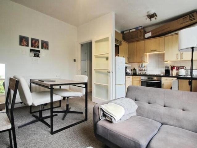 1 bedroom flat for rent in Chatham Street, Elephant & Castle, London SE17