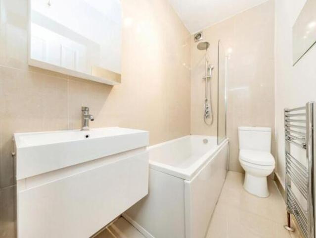 1 bedroom flat for rent in Chaucer Road, SE24