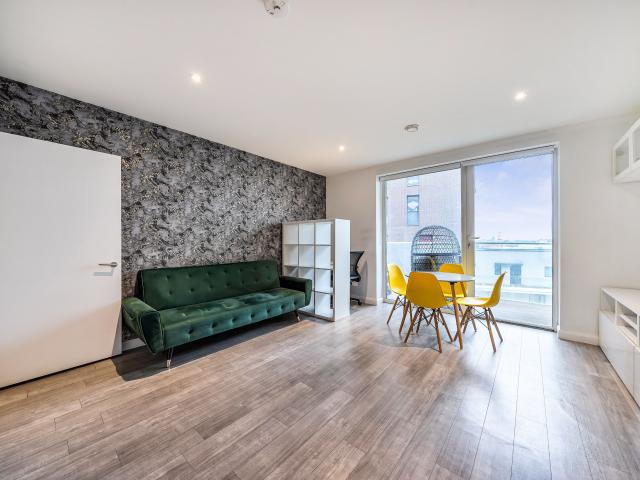 1 Bedroom Flat for Rent in Chandlers Avenue | Foxtons