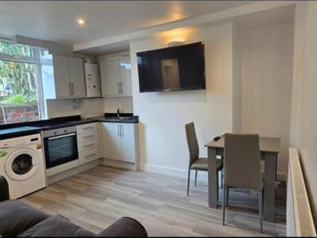 1 bedroom flat for rent in Chapel Lane, Leeds, LS6