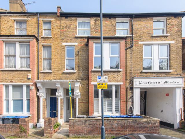 1 Bedroom Flat for Rent in Charteris Road | Foxtons