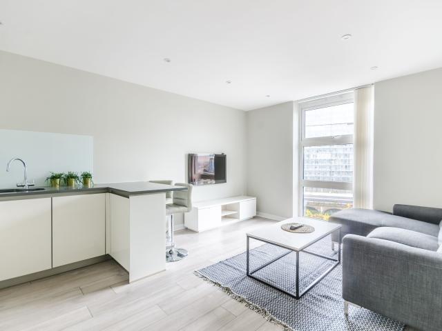 1 Bedroom Flat for Rent in Chelsea Bridge Wharf | Foxtons