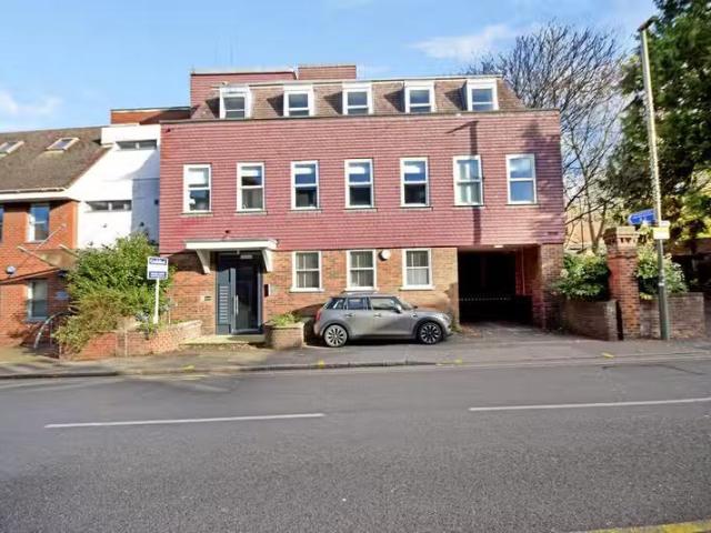 1 bedroom flat for rent in Chertsey Street, Guildford, GU1