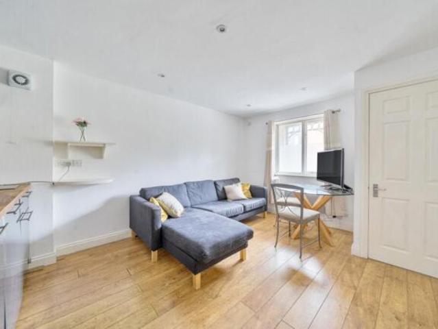 1 bedroom flat for rent in Chesil Street, Winchester, Hampshire, SO23