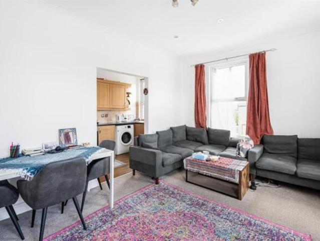 1 bedroom flat for rent in Chestnut Court, Richmond Road, Kingston Upon Thames, KT2