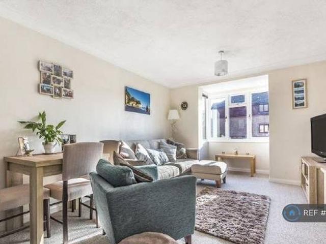 1 bedroom flat for rent in Chestnut Close Fleet GU51
