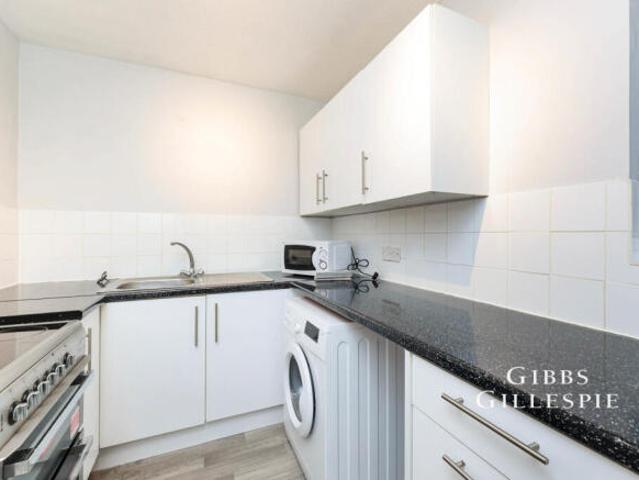 1 bedroom flat for rent in Chiltern View Road, Uxbridge, UB8