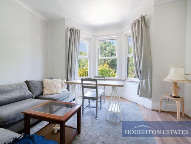 1 bedroom flat for rent in Christchurch Avenue Kilburn London NW6