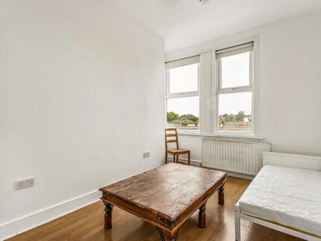 1 bedroom flat for rent in Church Lane, Leytonstone, E11