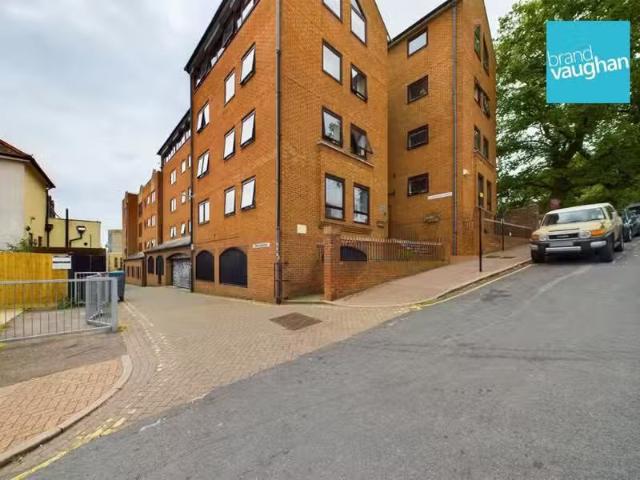 1 bedroom flat for rent in Church Street, Brighton, East Susin.
