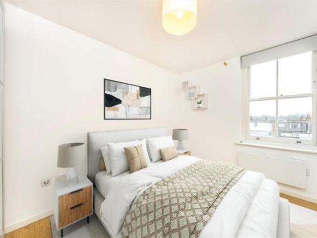 1 bedroom flat for rent in Church Road, Barnes, SW13