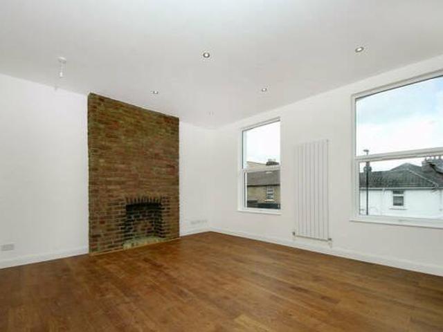 1 bedroom flat for rent in Churchfield Road W3