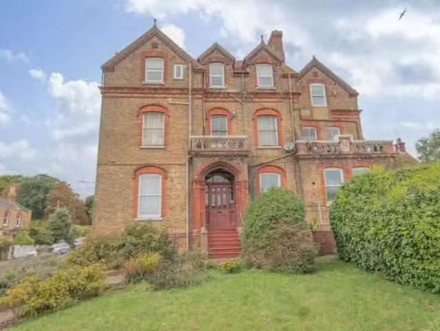 1 bedroom flat for rent in Churchill Court, 175 High Street, R.